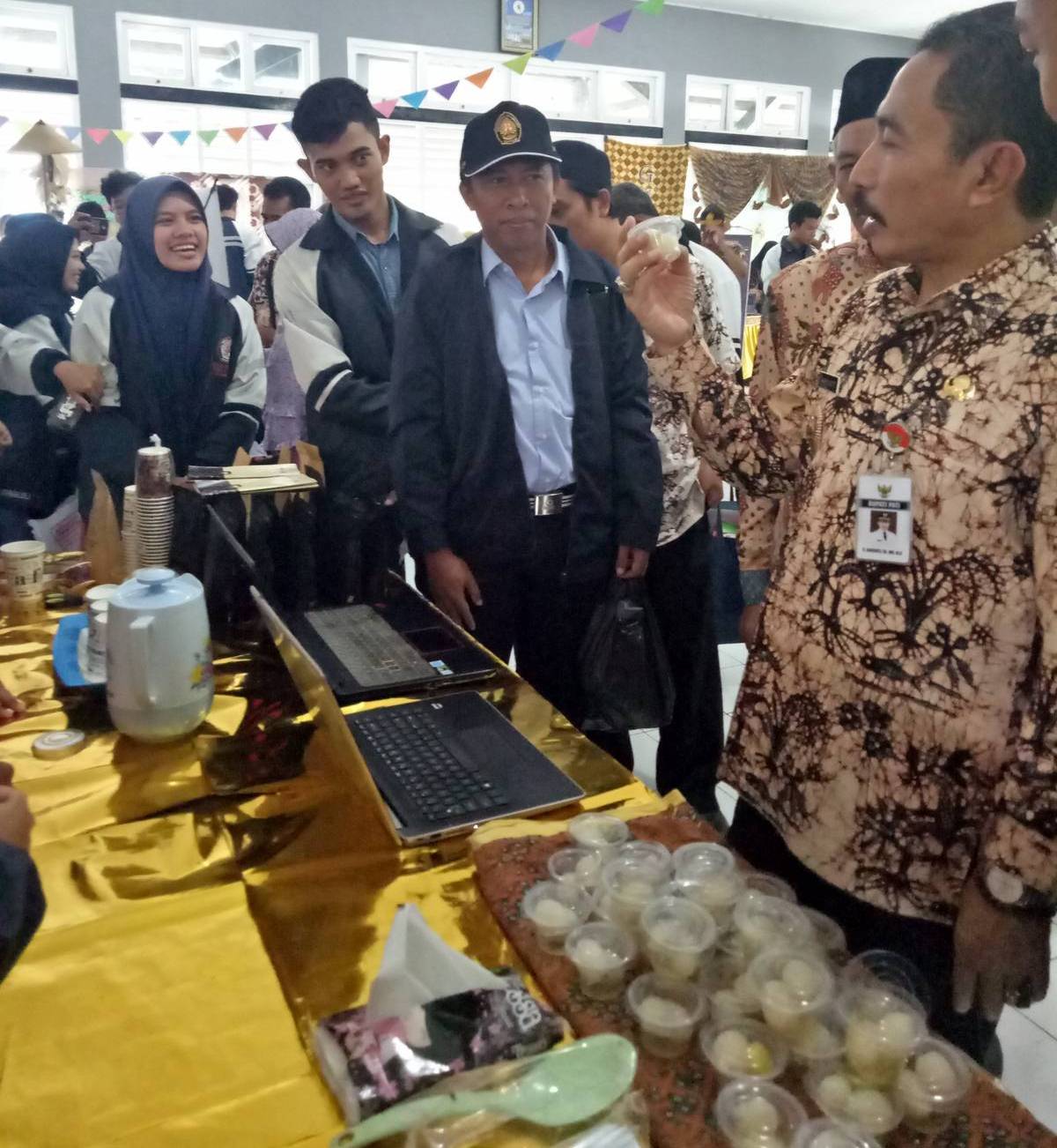 Produk Variatif Mahasiswa KKN Tingkatkan Potensi Lokal - Universitas ... Produk Variatif Mahasiswa KKN Tingkatkan Potensi Lokal - Universitas ...