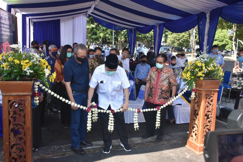 Rektor UNDIP Resmikan Jembatan SIKATAK Tembalang - Universitas Diponegoro