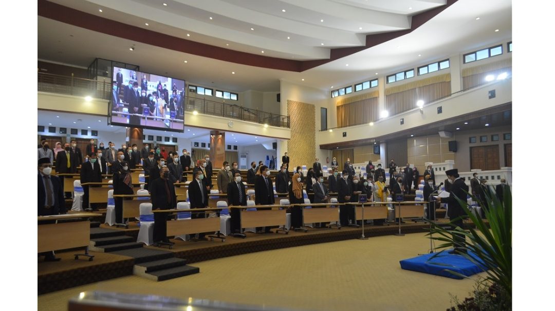 Pelantikan Pejabat dan Pengambilan Sumpah Pegawai Undip Non ASN ...