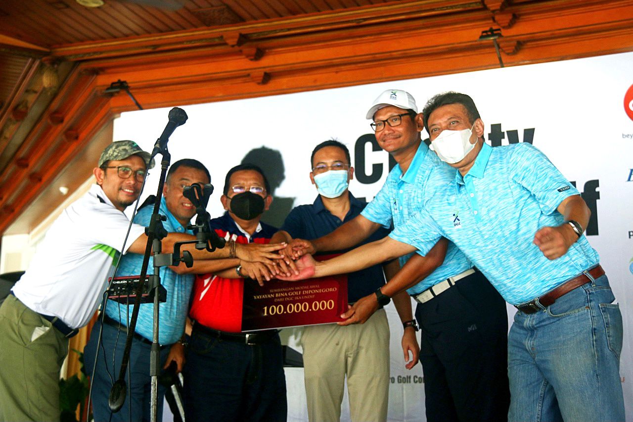 DGC And IKA UNDIP Donated IDR 100 Million For Golf Development in ...