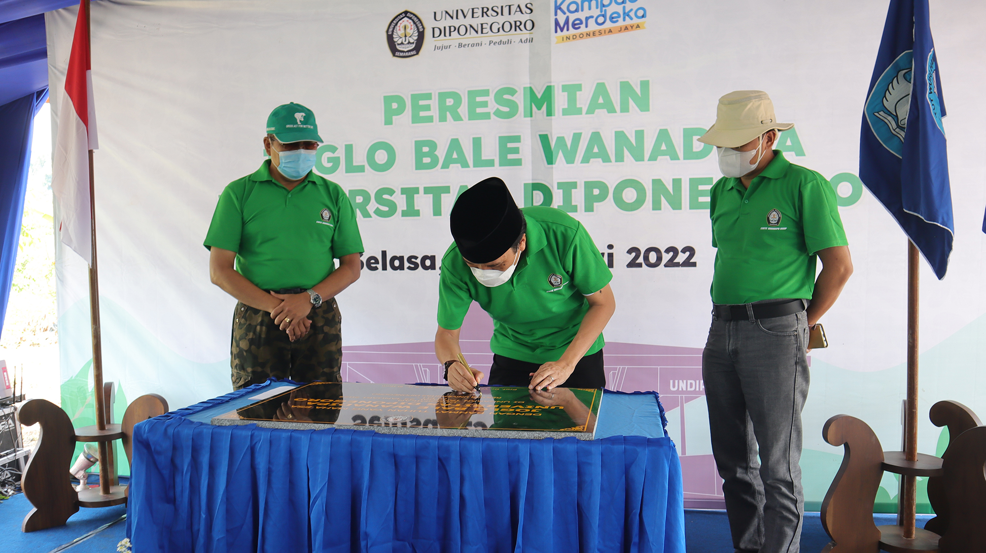 Rektor UNDIP Resmikan Joglo Bale Wanadipa KHDTK di Penggaron ...