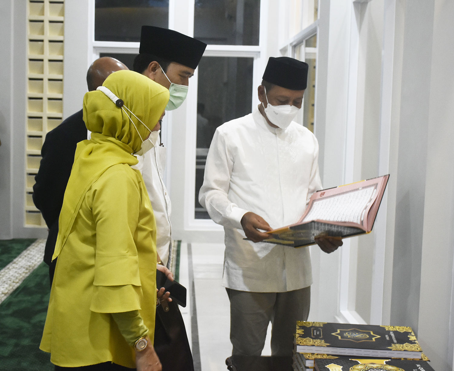 Rektor Resmikan Masjid Abdurrahman Universitas Diponegoro - Universitas ...