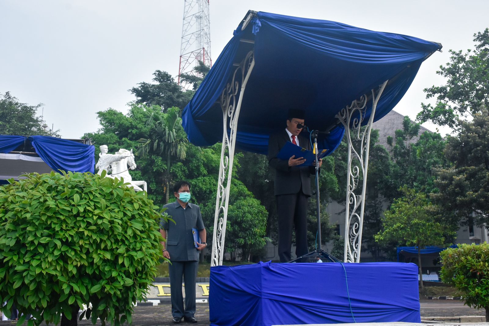 Rektor UNDIP Pimpin Upacara Bendera Hari Pendidikan Nasional 2022 ...