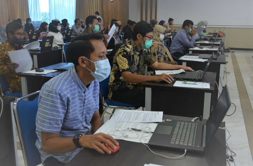 Hari Pertama UM S1 UNDIP, Pengawas Ingatkan Peserta untuk Patuhi ...