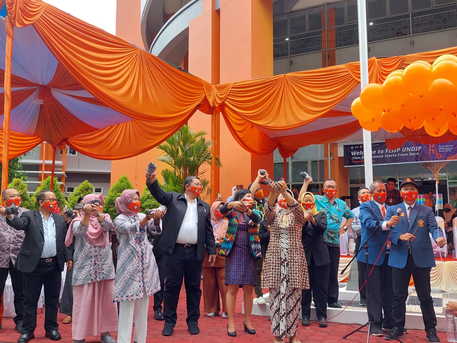 FISIP UNDIP Sambut Mahasiswa Baru Tahun 2022 - Universitas Diponegoro
