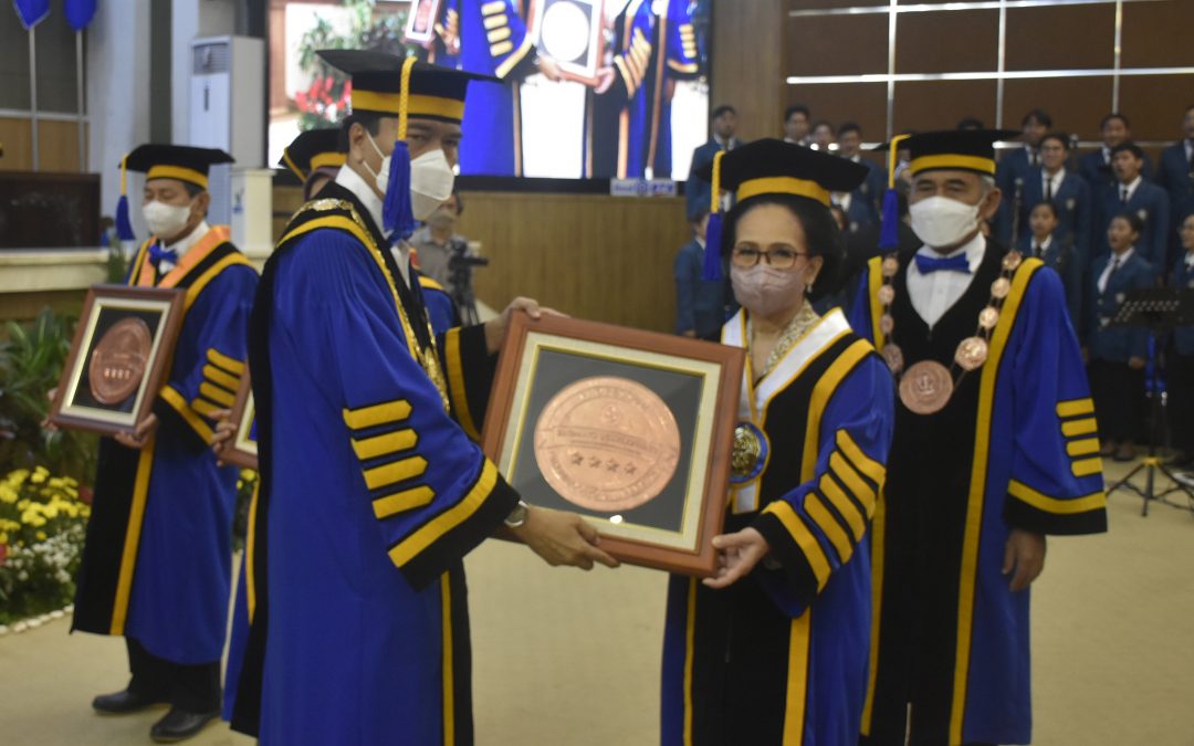 Prof. Dr. Dra. Endang Susilowati, M.A., Professor of FIB UNDIP ...