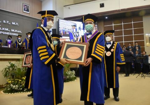 UNDIP Inaugurated Professor in the Field of Public Health - Universitas ...