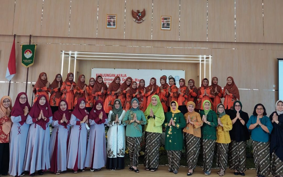 Kunjungan Kerja DWP UNS pada DWP UNDIP - Universitas Diponegoro