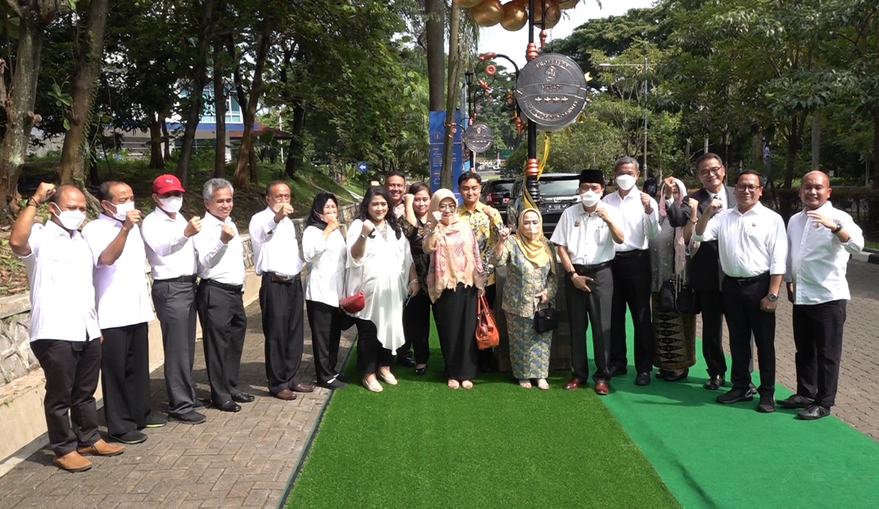 Rektor UNDIP Resmikan Pilar Cendekia - Universitas Diponegoro