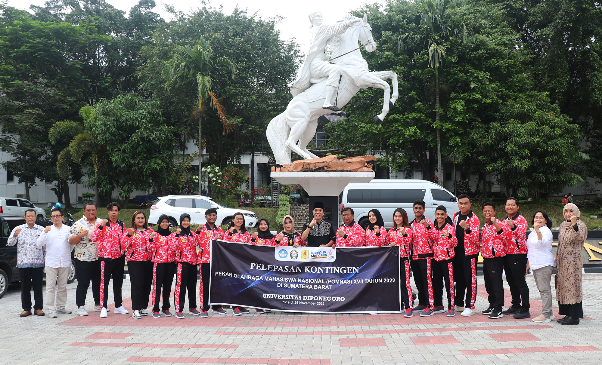 Rektor Lepas Kontingen UNDIP pada POMNAS Ke XVII Tahun 2022 ...