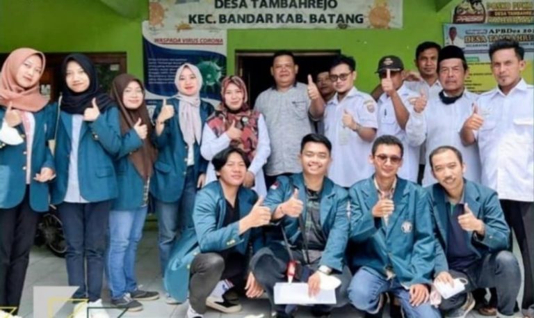 Tim KKN Desa Tambahrejo Batang, Ajak Anak-Anak Gemar Membaca - Universitas Diponegoro
