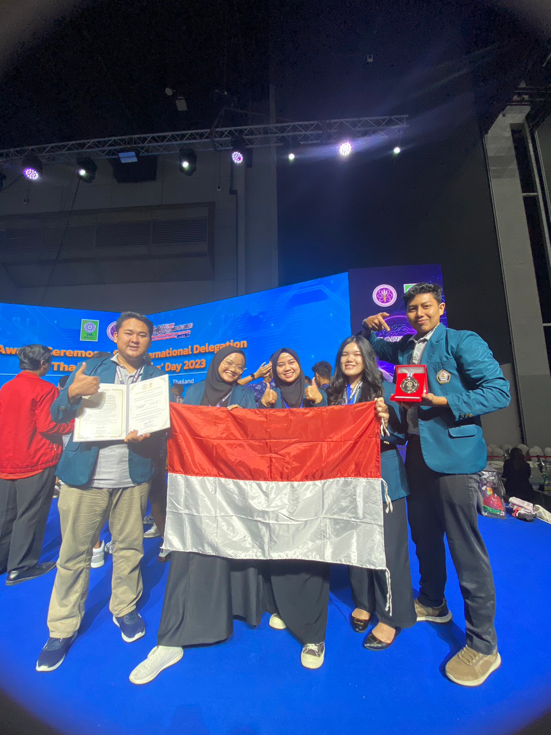 Inovasi Mahasiswa Teknik Kimia FT UNDIP Raih Medali Perak pada Thailand Inventor's Day 2023 ...