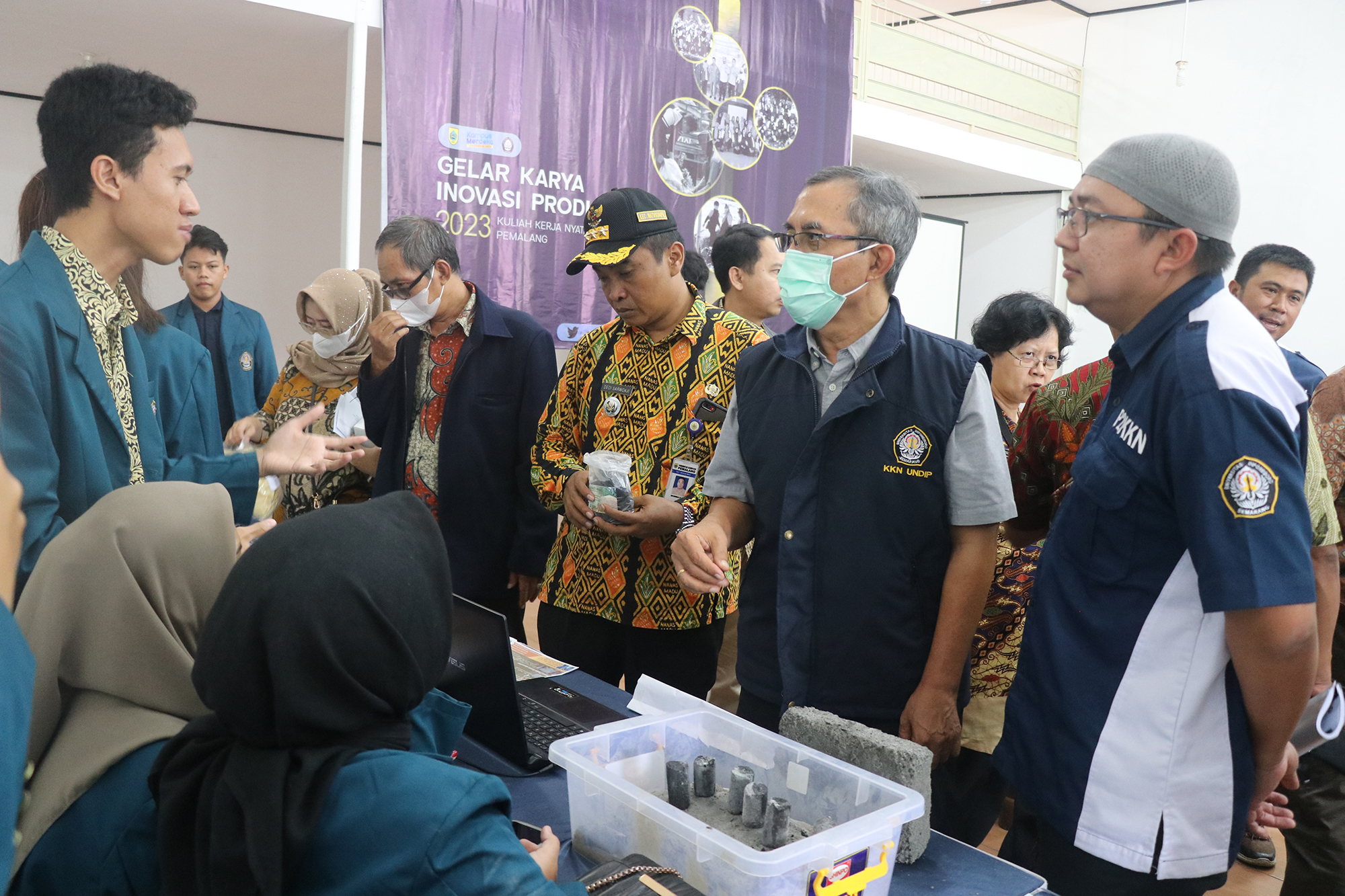 Mahasiswa KKN UNDIP Gelar Pameran Hasil Inovasi di Kabupaten Pemalang ...