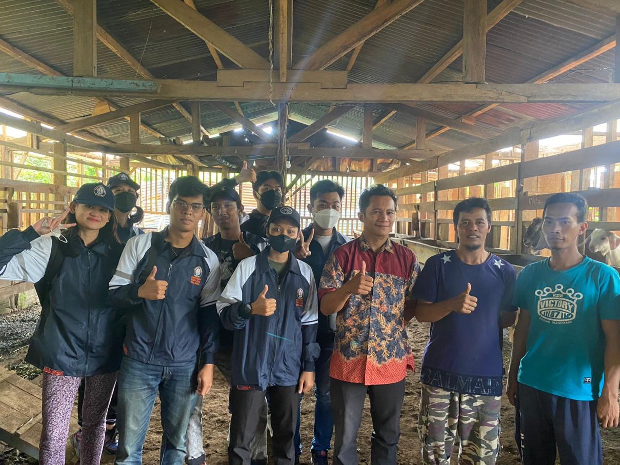 Utilizing Waste, KKN UNDIP Students Mobilized Community to Increase the Value of Goat Manure ...