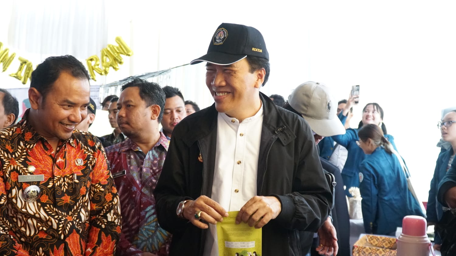 Rektor Undip Kunjungi Lokasi KKN di Desa Paninggaran, Kabupaten ...