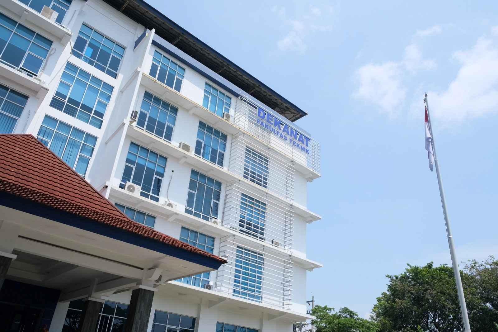 Fakultas Teknik UNDIP menjadi Perguruan Tinggi Teknik Terbaik Kelima di ...