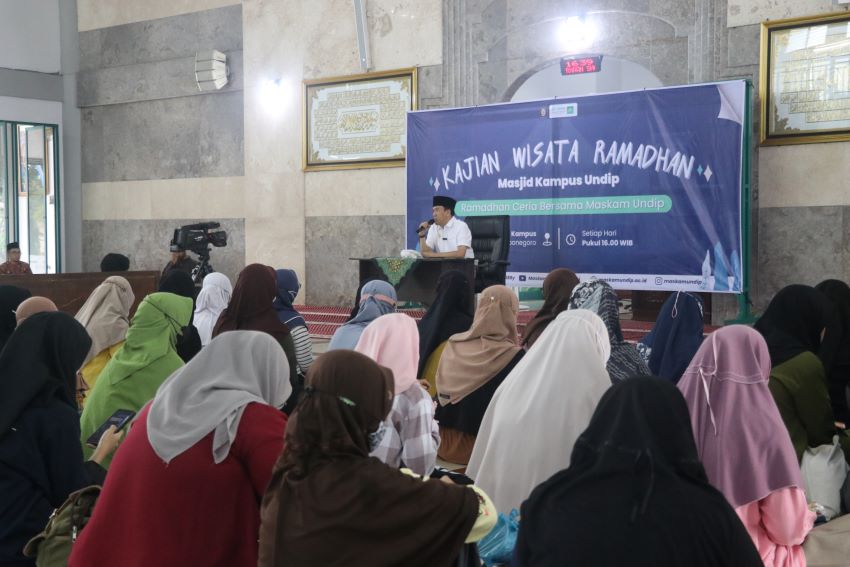 Rektor Hadiri Kajian Wisata Ramadhan di Masjid Kampus UNDIP ...