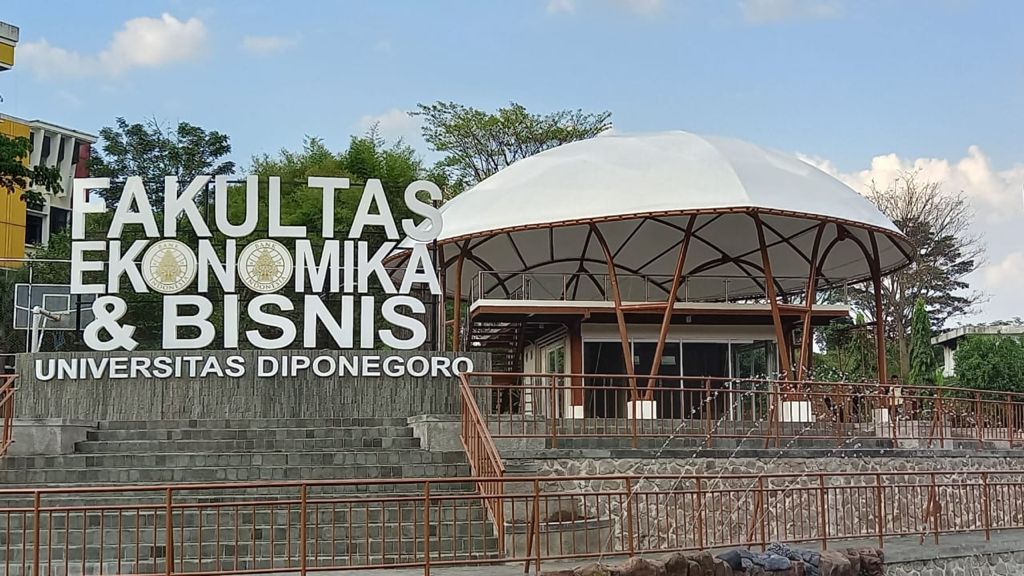 Cool! FEB UNDIP Won the 2nd Best Business School in Indonesia in the ...