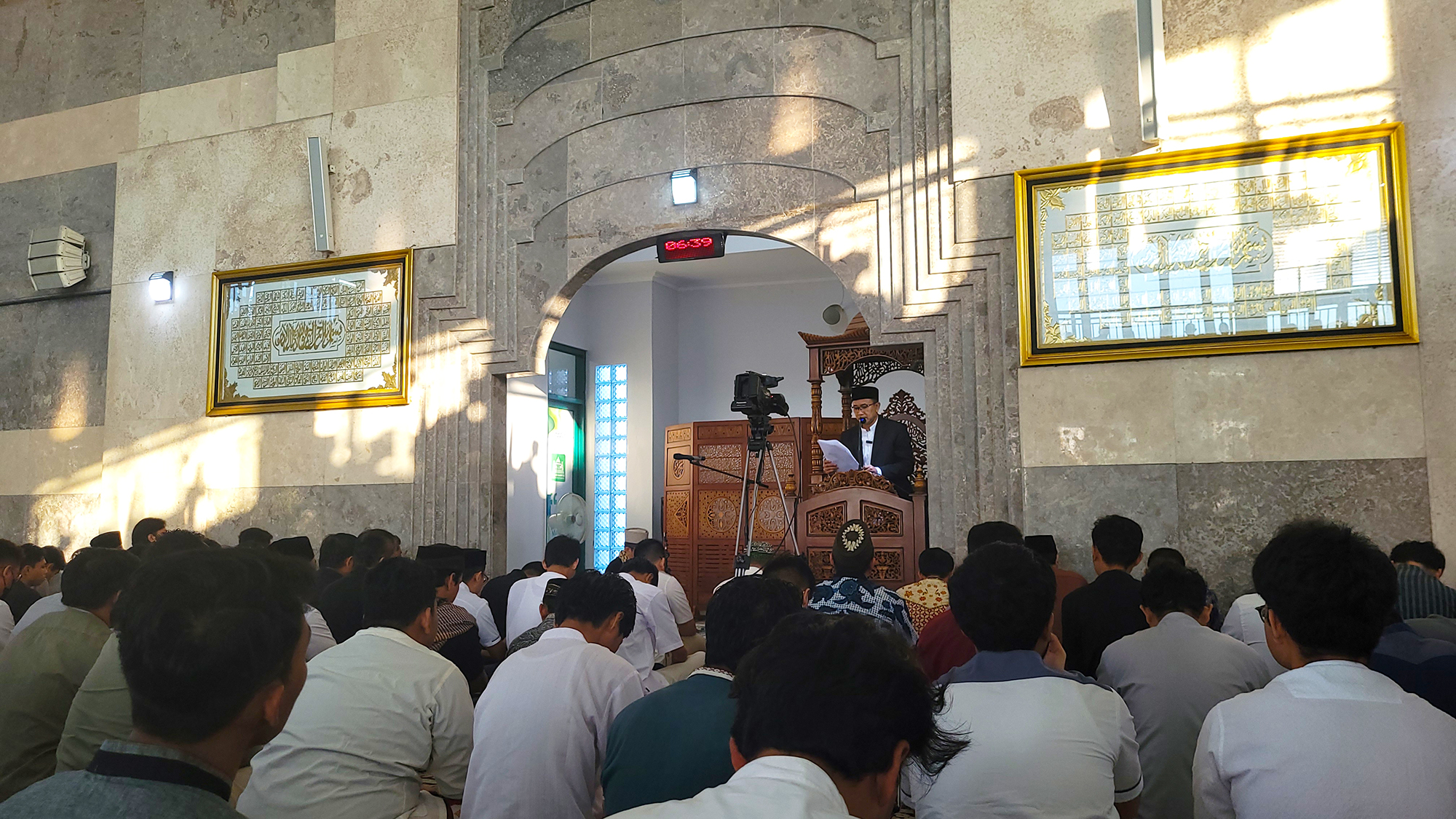 Masjid Kampus UNDIP Gelar Salat Idul Adha 1444 H - Universitas Diponegoro