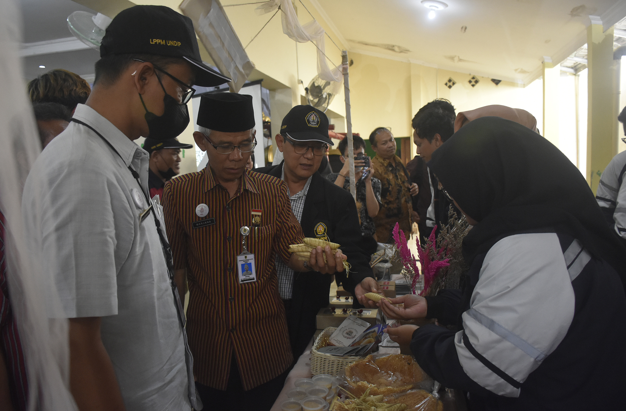 Mahasiswa KKN Tim II UNDIP Gelar Pameran Hasil Inovasi di Kabupaten ...