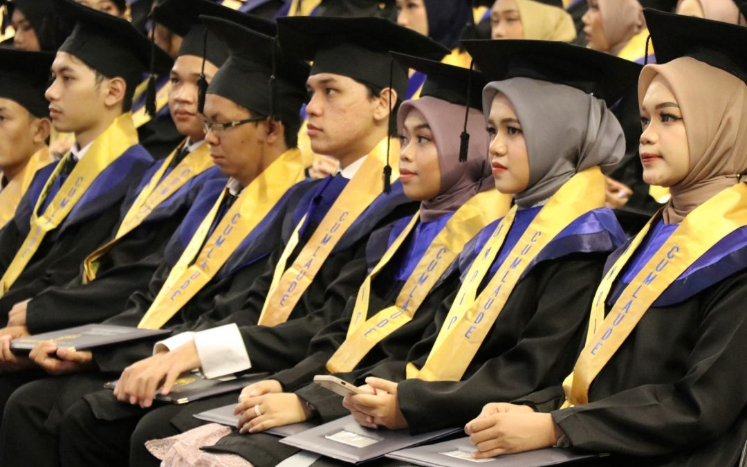 441 Bidikmisi Program Students Inaugurated the 171st Graduation of ...