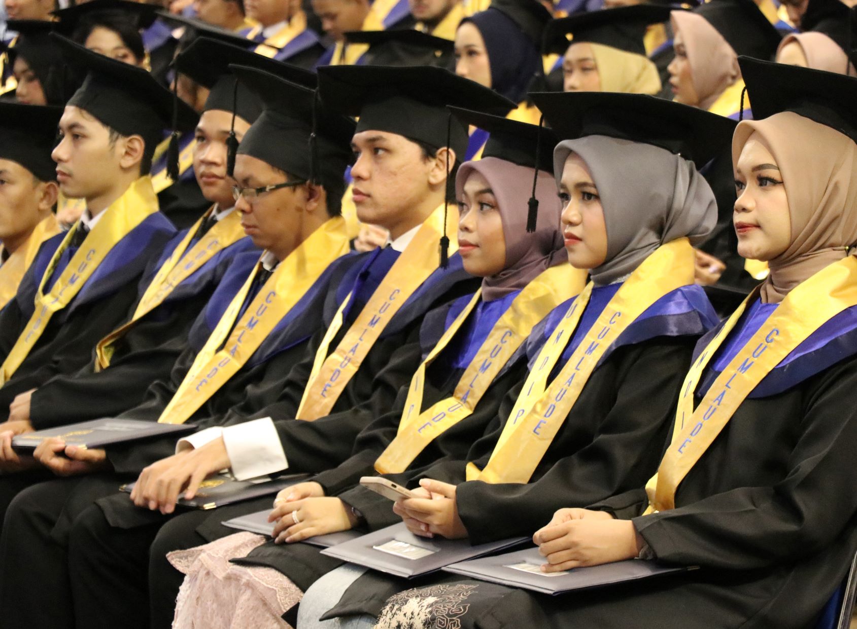 441 Bidikmisi Program Students Inaugurated the 171st Graduation of ...