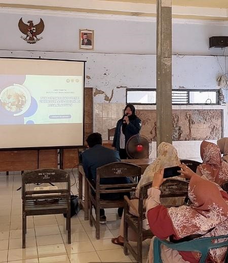 Mahasiswa KKN Tematik UNDIP Kenalkan Pentingnya Digitalisasi UMKM sebagai Strategi Marketing ...