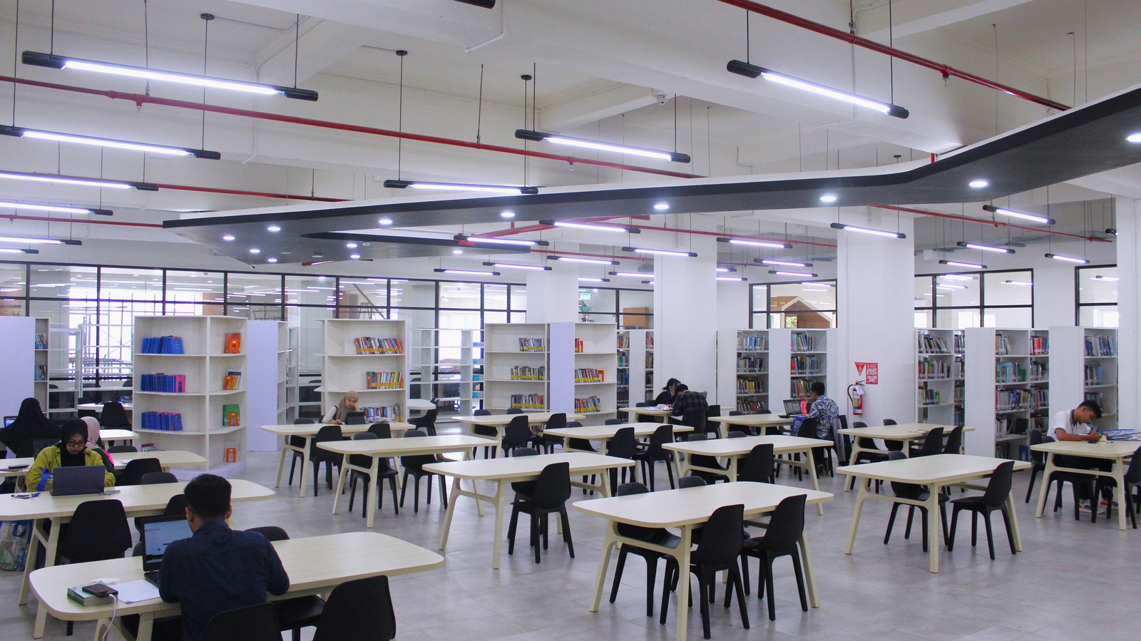 Foto Perpustakaan - Universitas Diponegoro