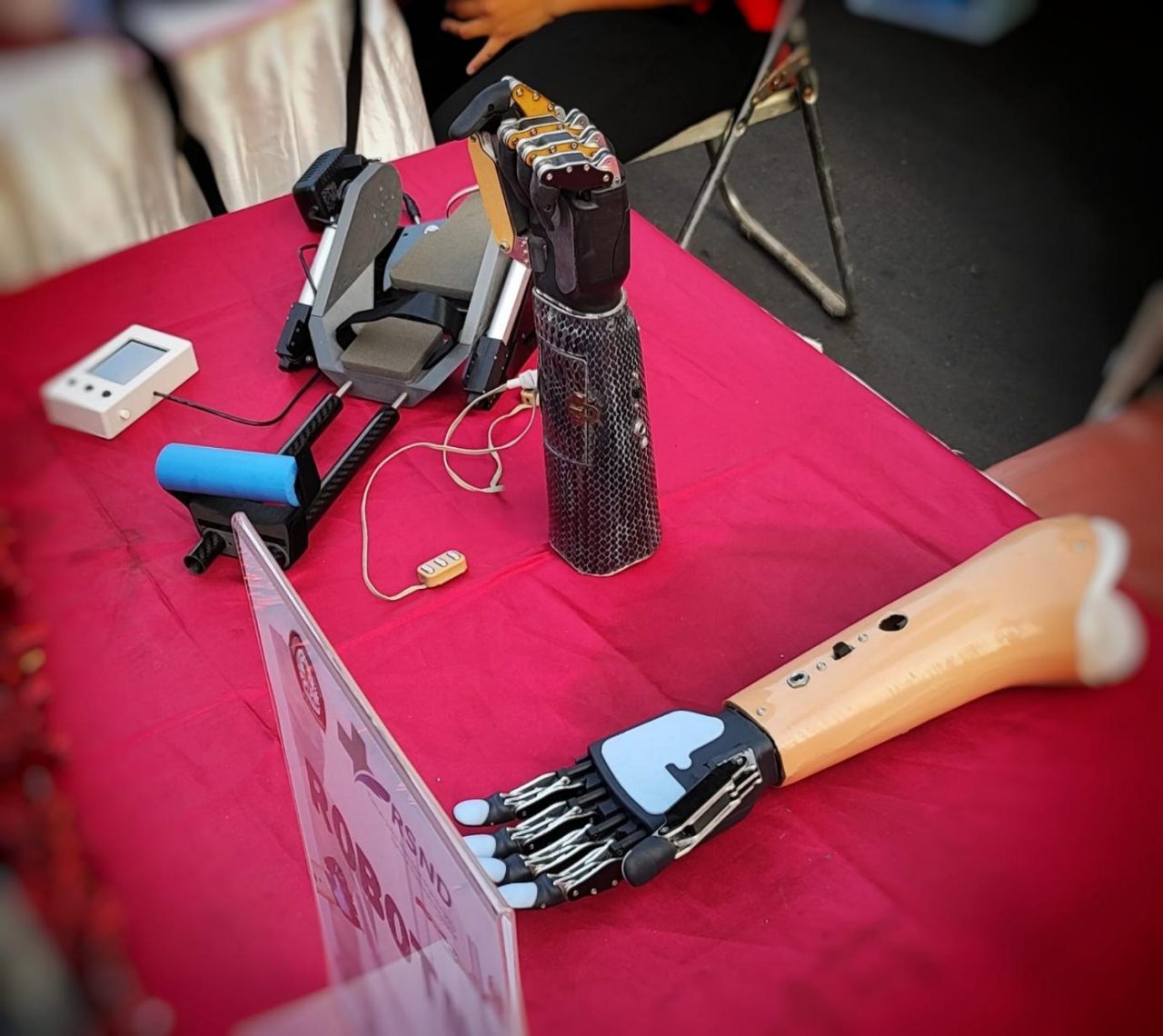 Diponegoro Ear And Eye Center Bersama Filly Hand Robotic RSND Hadir di ...