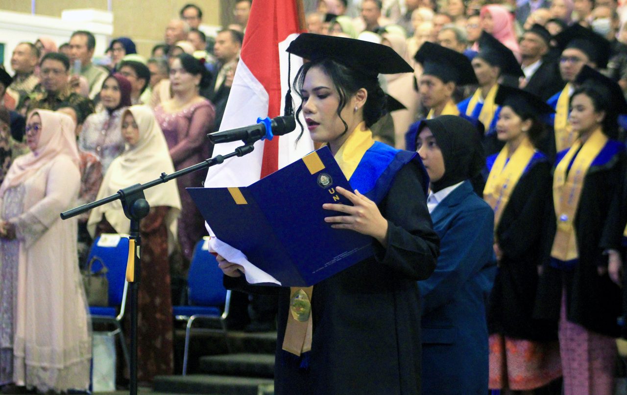 UNDIP Luluskan 3.866 Mahasiswa pada Wisuda ke-172 - Universitas Diponegoro