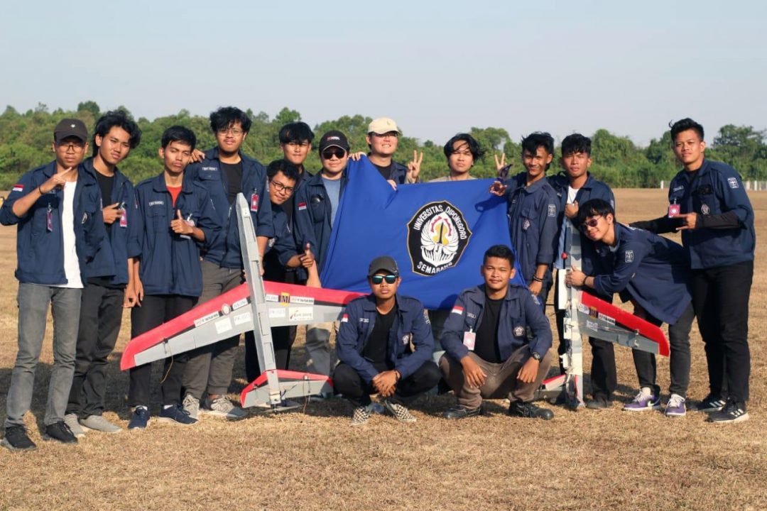 Tim Jentayu Racing Plane UNDIP Juara Best Pilot Kontes Robot Terbang ...