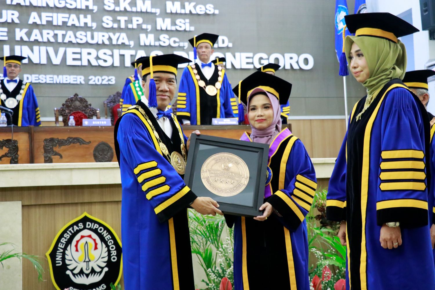 Tiga Guru Besar UNDIP Paparkan Gagasan Tentang Keselamatan Kerja, Gizi ...