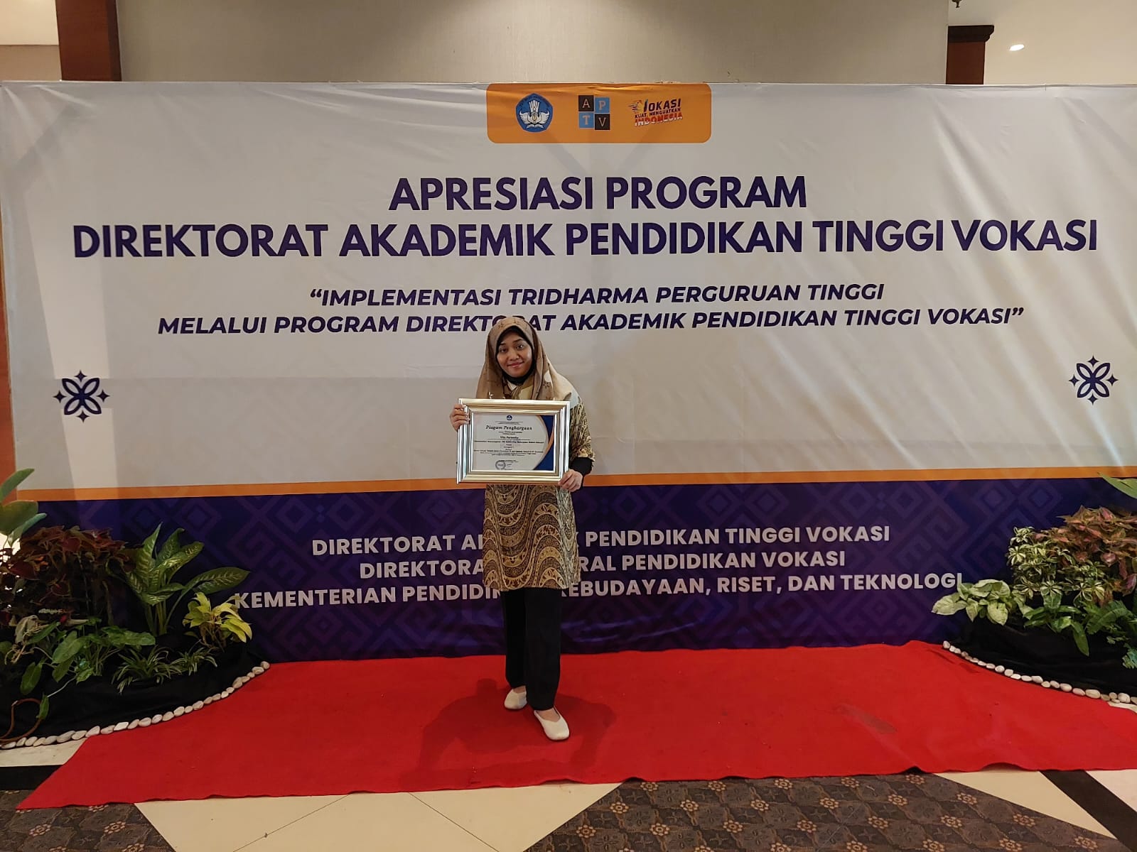 Teliti Teh Hijau Bebas Kafein, Dosen SV Undip Raih Penghargaan ... Teliti Teh Hijau Bebas Kafein, Dosen SV Undip Raih Penghargaan ...