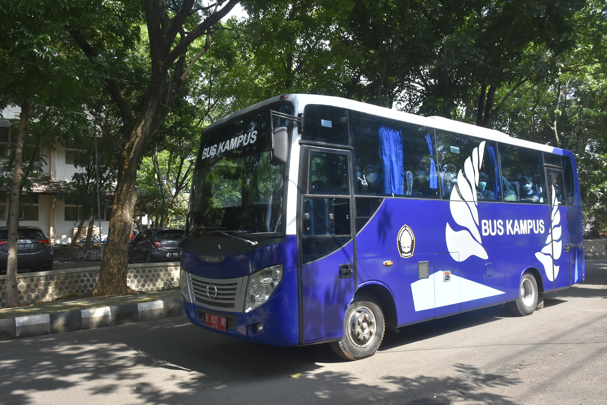 Bus Kampus Universitas Diponegoro - Universitas Diponegoro