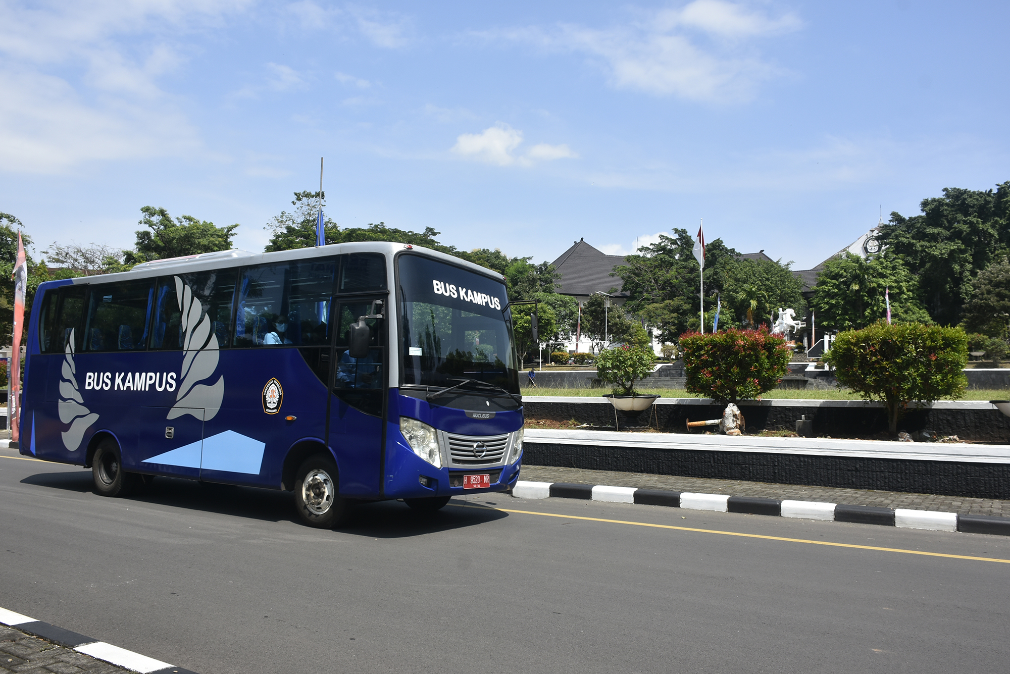 Bus Kampus Universitas Diponegoro - Universitas Diponegoro