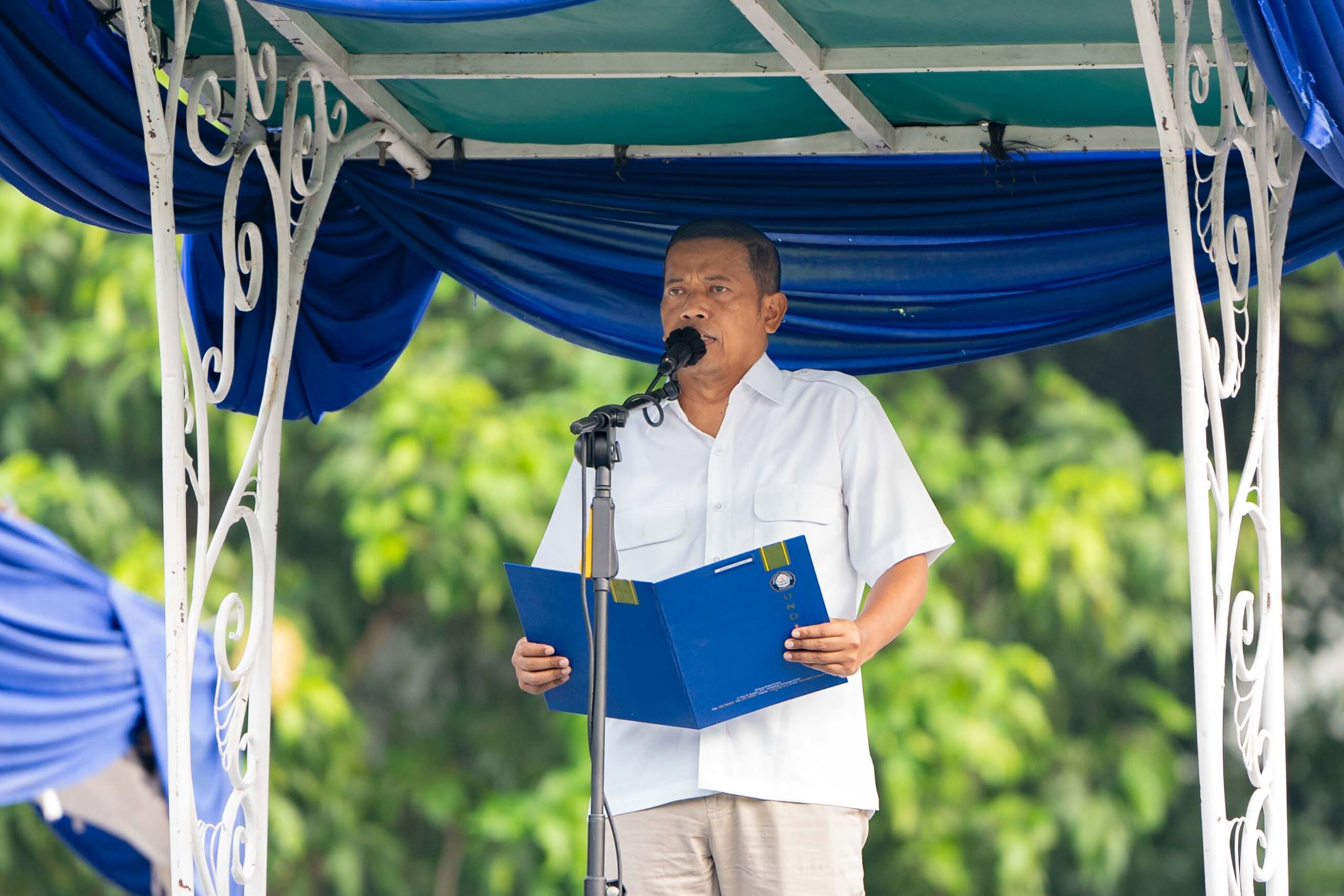Prof Suharnomo Inspektur Upacara Untuk Pertama Kali di Lingkungan UNDIP ...