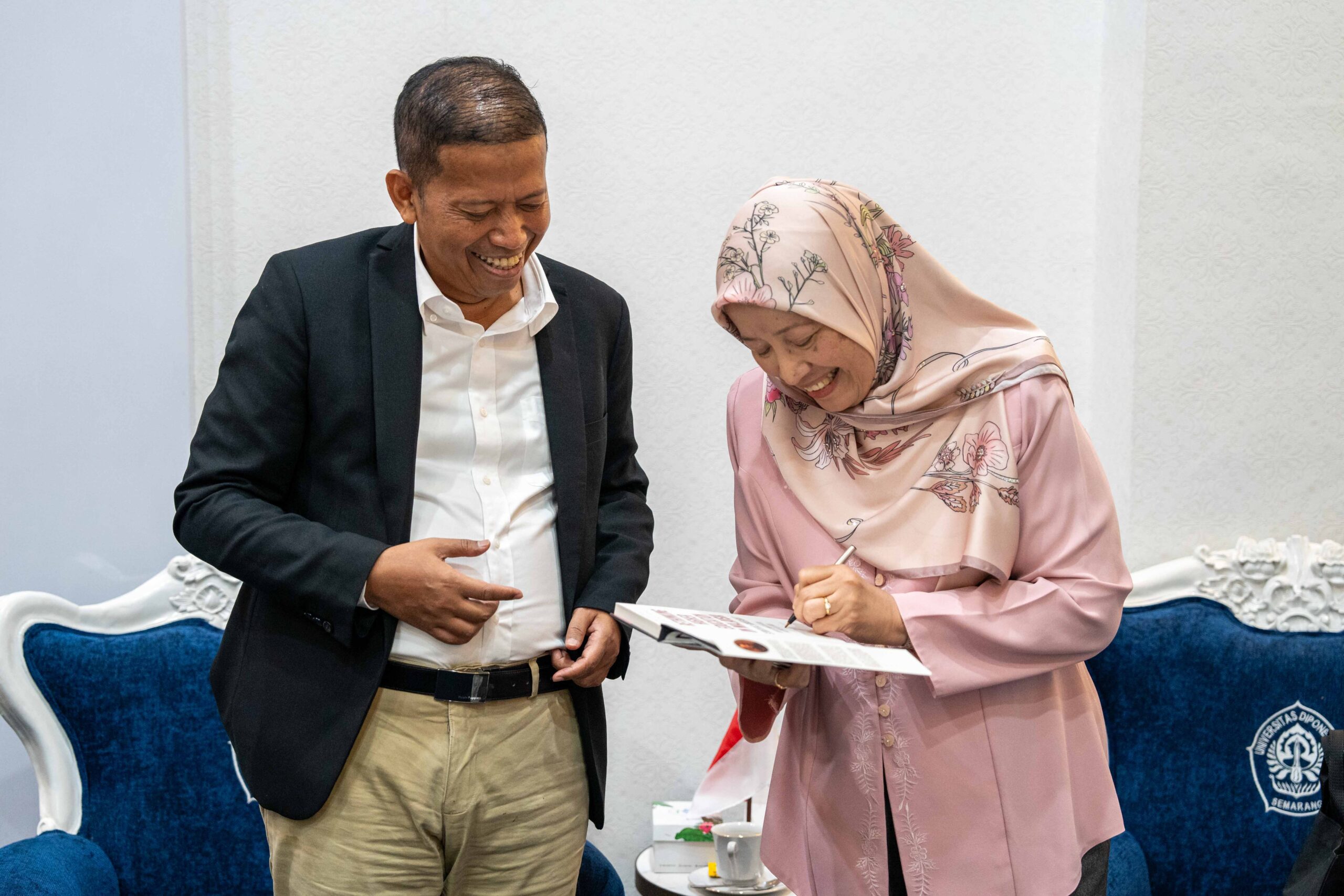 Strengthening International Research Collaboration, UNDIP Signs MoU ...