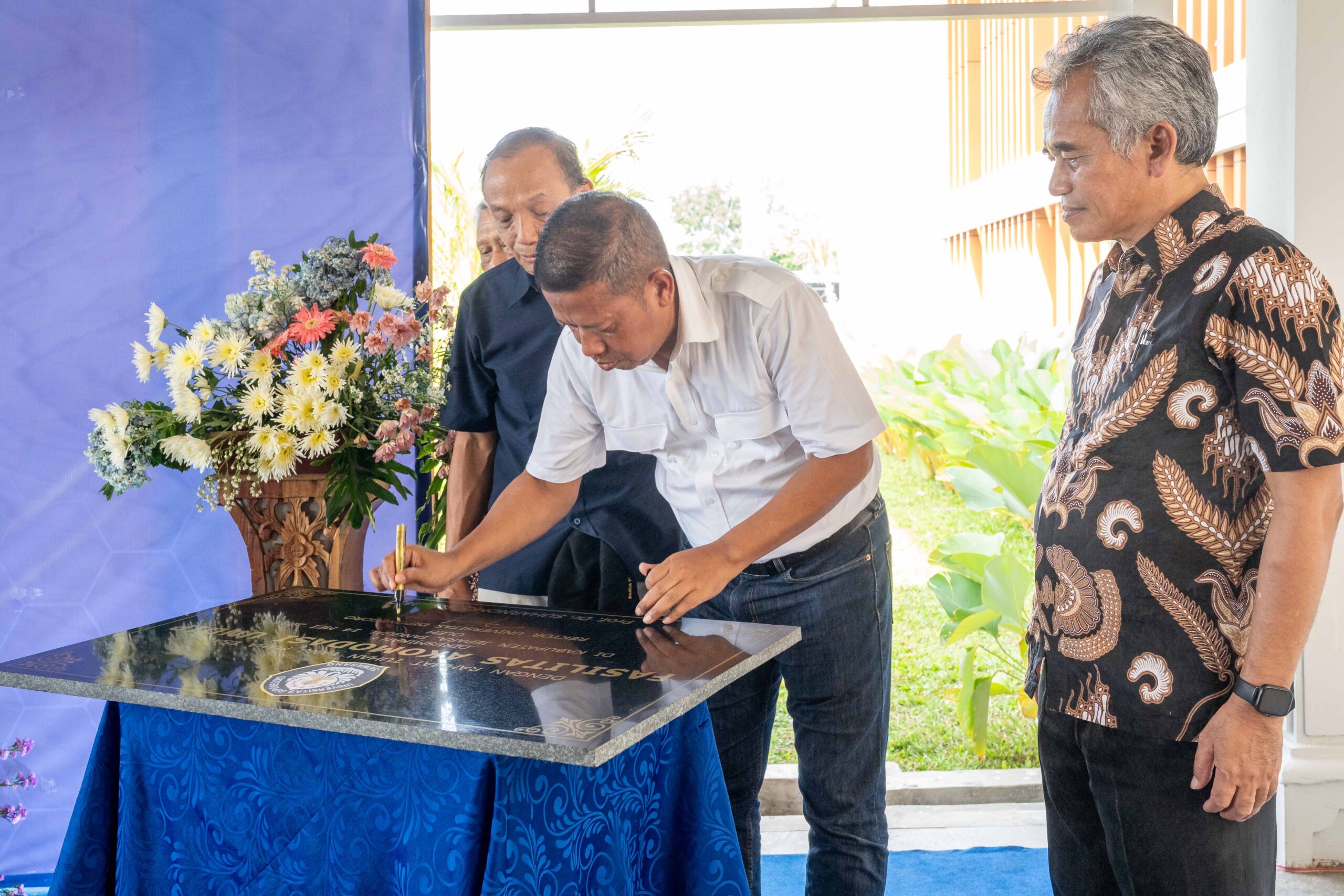 UNDIP Rector Inaugurates Cool Accommodation Facilities in Teluk Awur ...