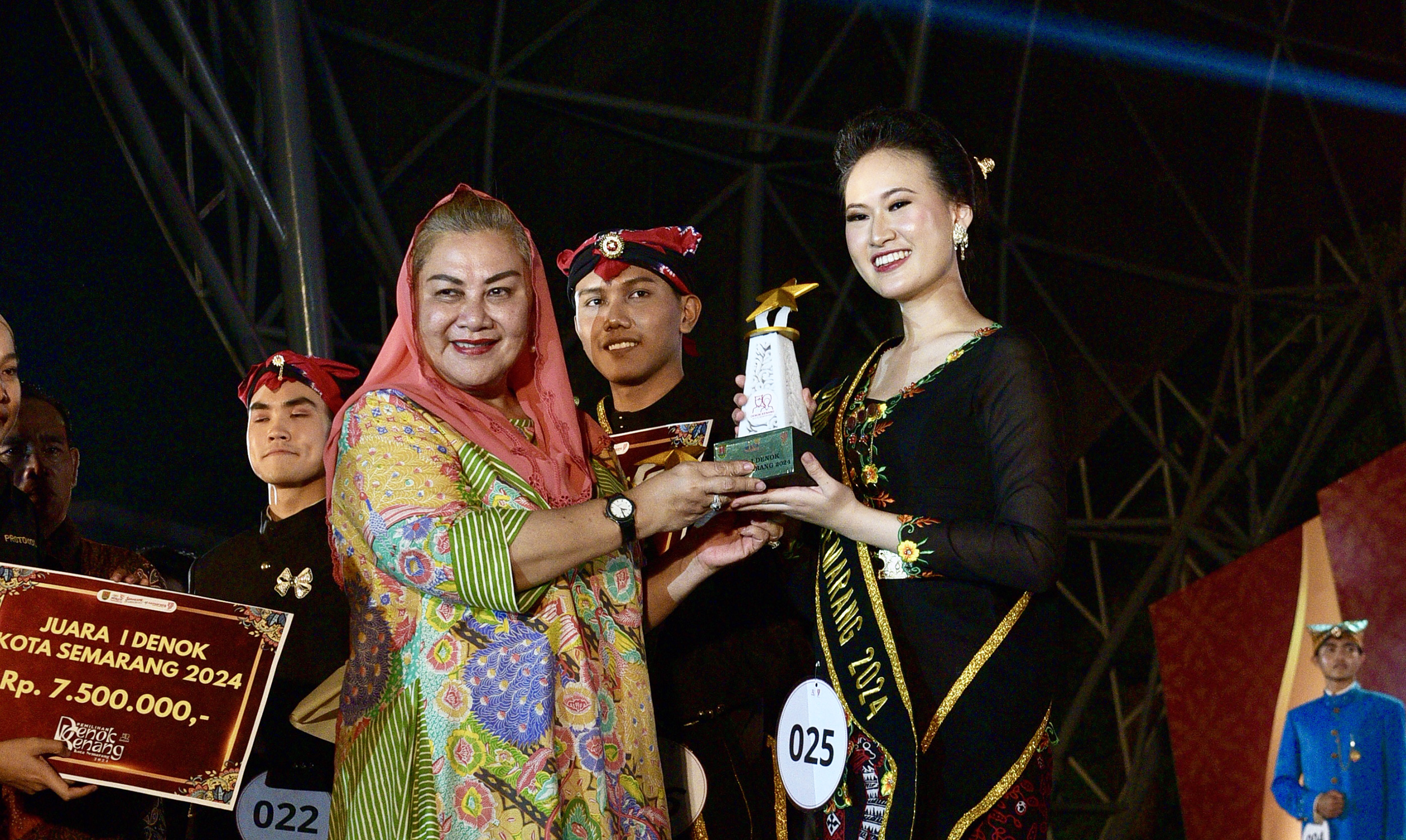 Maria Felicia, Mahasiswa UNDIP Juara I Denok Kenang Semarang 2024 ...