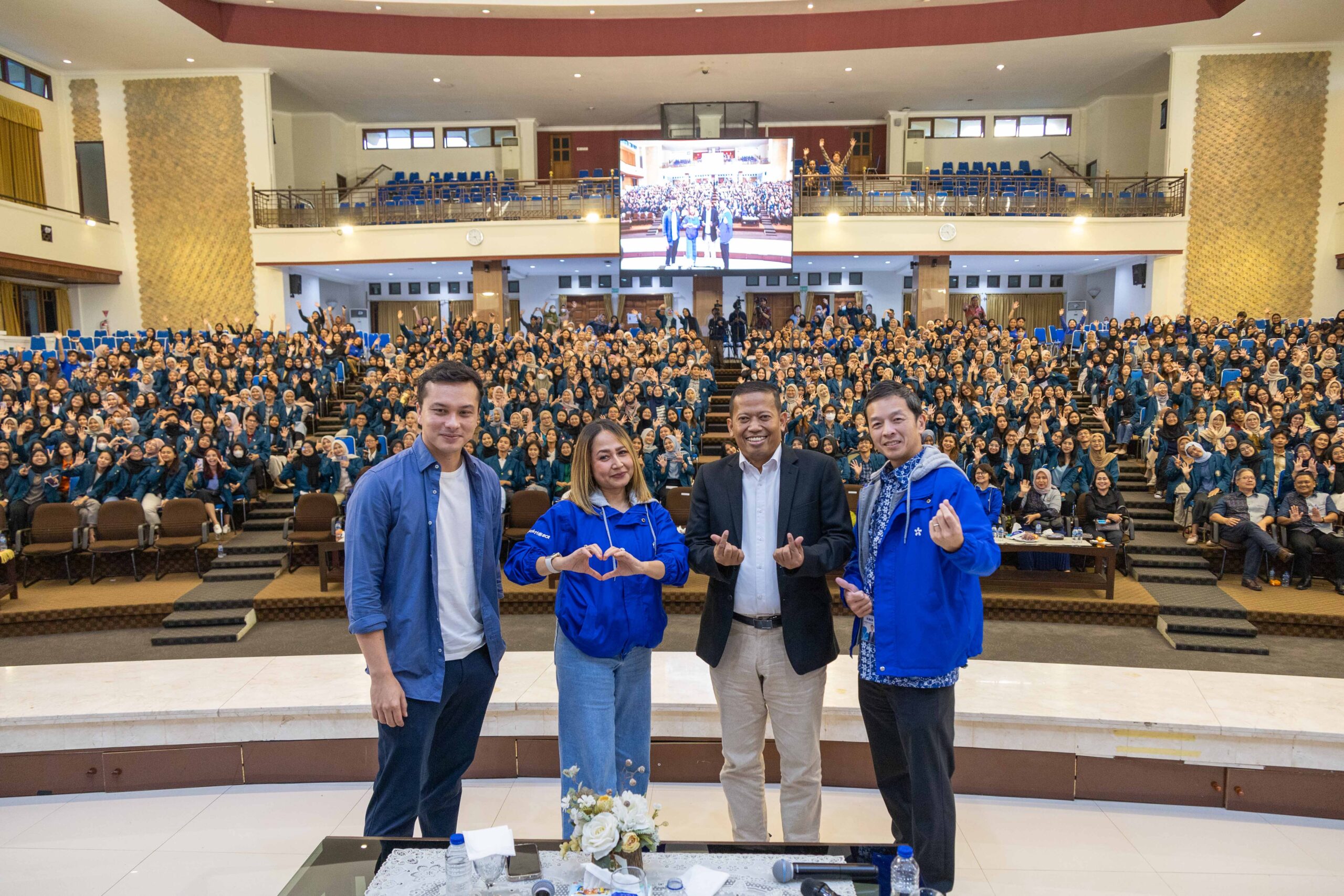 BCA Berbagi Ilmu Invites UNDIP Students to Be Ready to Face Life's ...