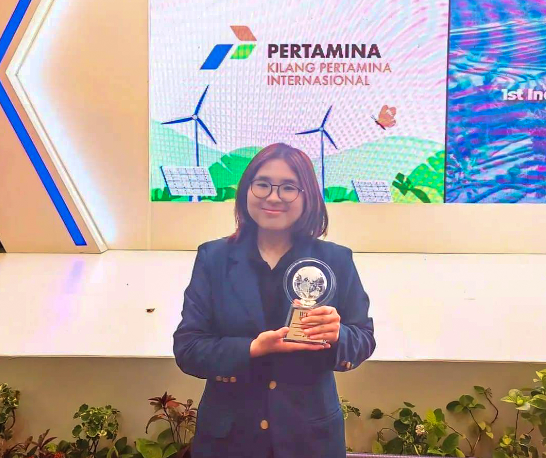Proud! UNDIP Outstanding Student, Mutiara, Has a Myriad of Achievements ...