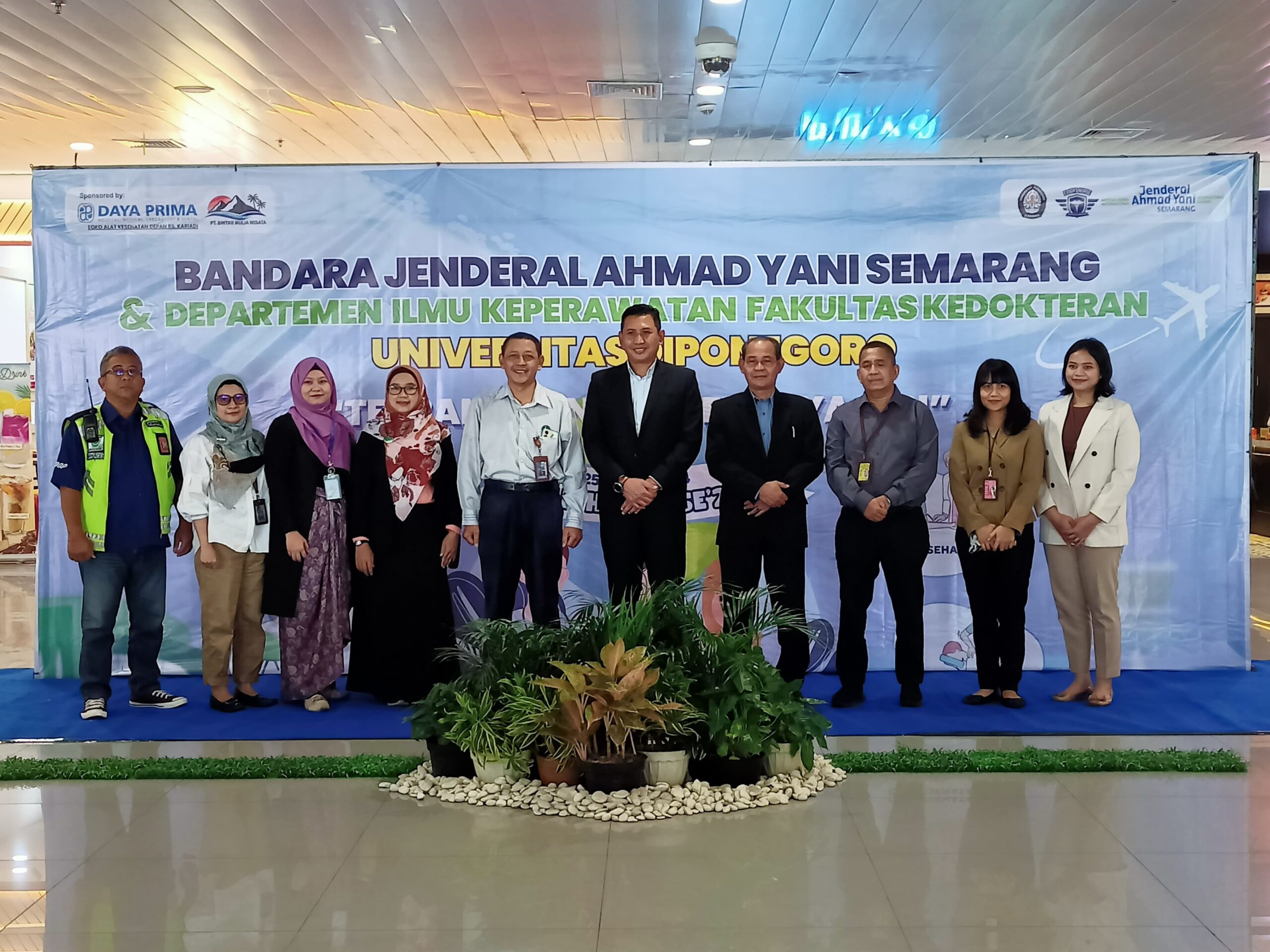 Keperawatan UNDIP Berikan Edukasi dan Pemeriksaan Kesehatan di Bandara ...
