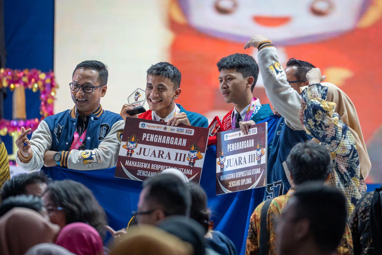 Rofik Wahyu, Mahasiswa SV UNDIP Juara 3 Pilmapres 2024 - Universitas ...