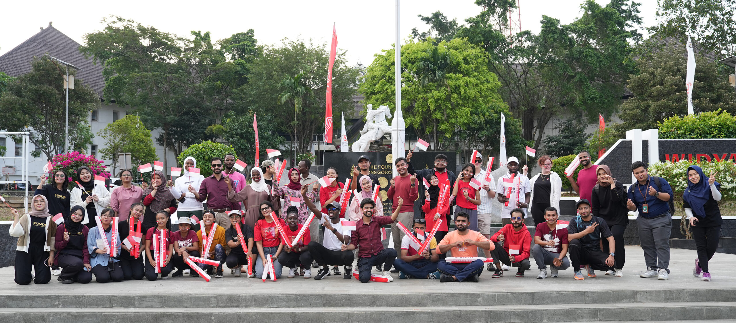 UNDIP Introduces Indonesian Culture to International Students in ...