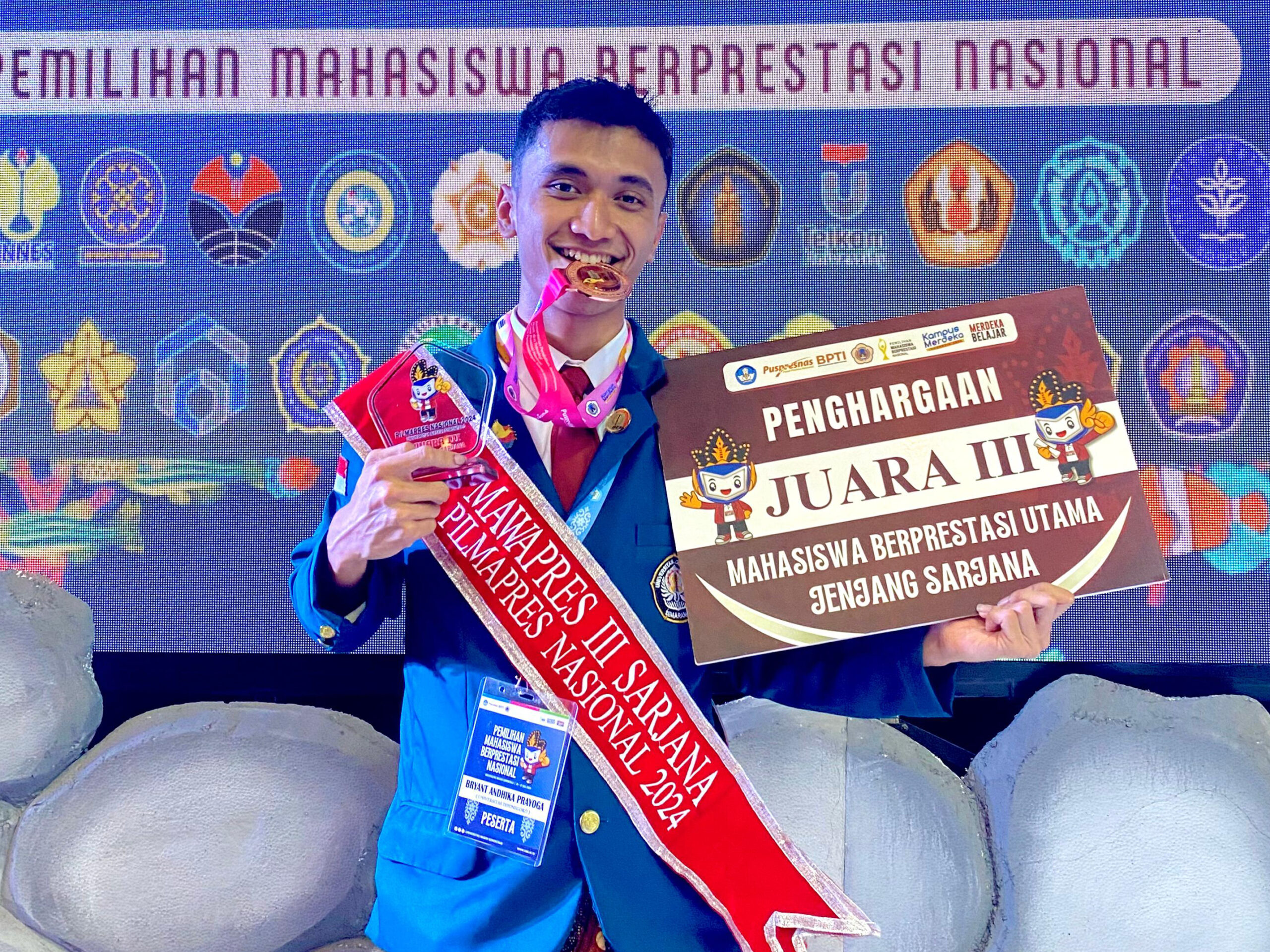 Bryant A. Prayoga Juara 3 Pilmapres Program Sarjana - Universitas Diponegoro