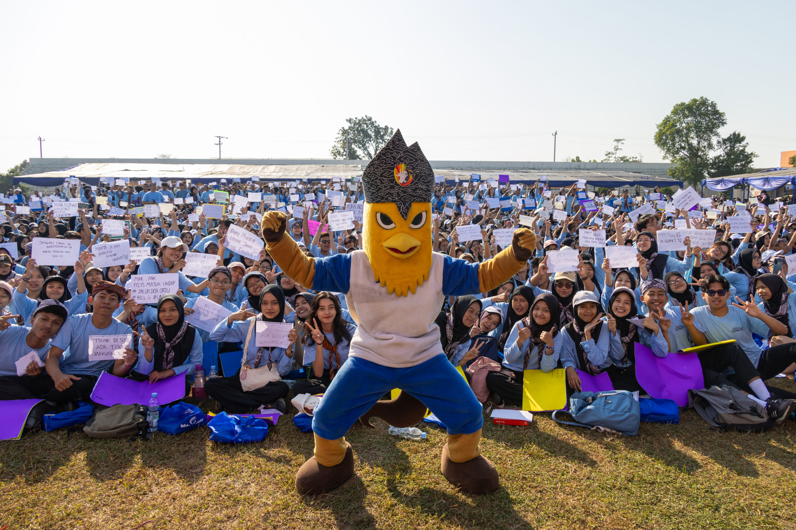 13,500 New UNDIP Students Enliven the Closing Ceremony of ODM 2024 ...