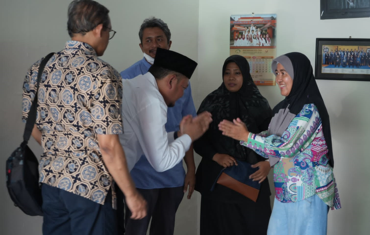 Tim Fakultas Kedokteran UNDIP Menghadiri Pemakaman Ayahanda Almarhumah ...