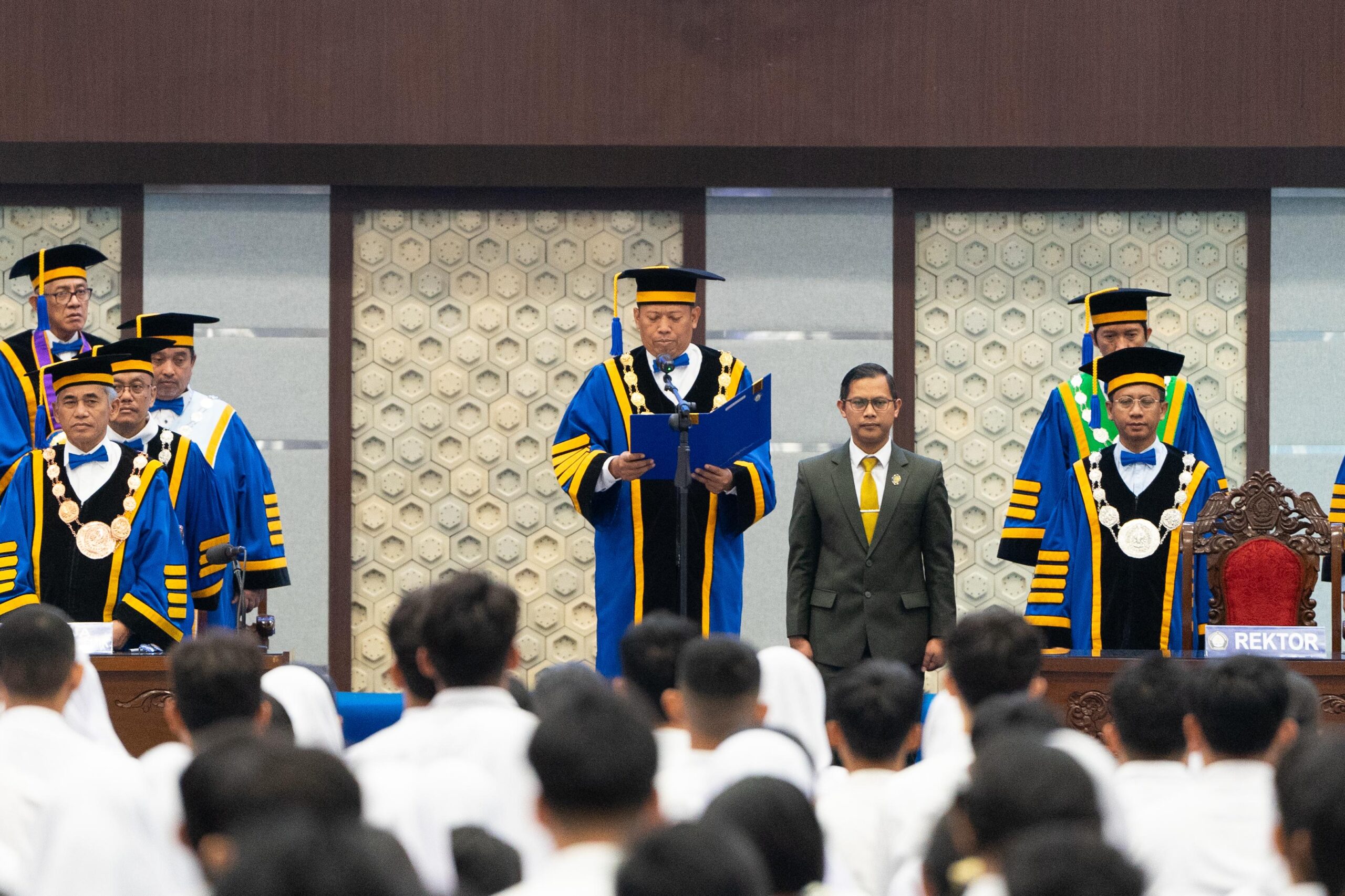Rektor UNDIP Menyambut 14.640 Mahasiswa Baru - Universitas Diponegoro