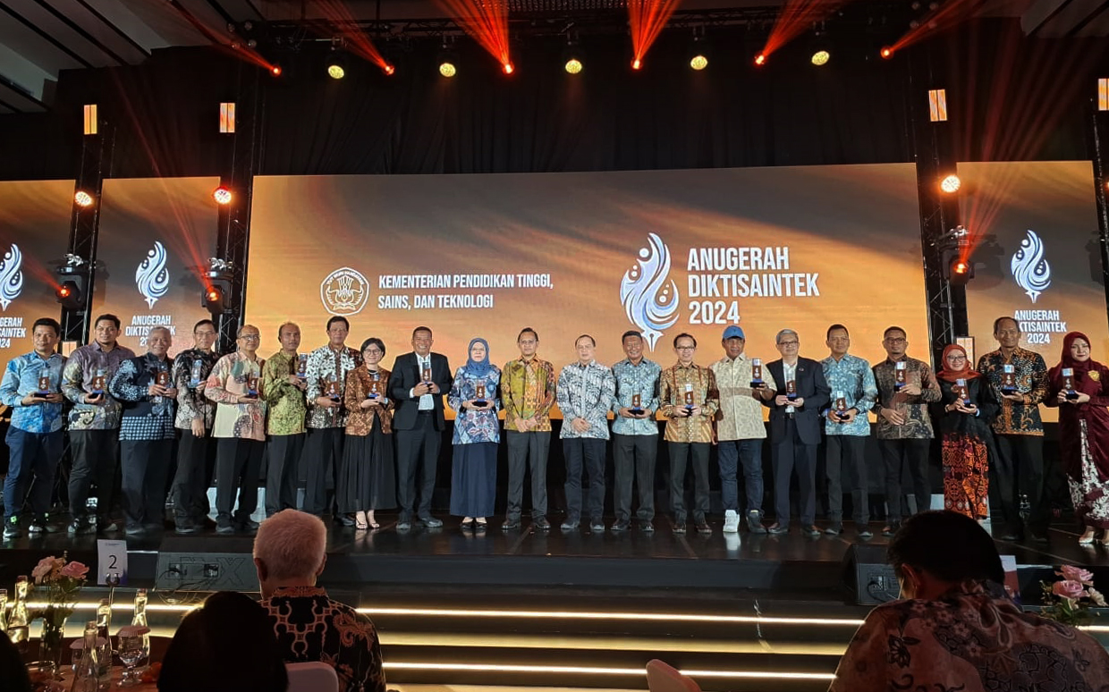 Semakin Bersinar, UNDIP Sabet 4 Penghargaan Prestisius di Penghujung ...